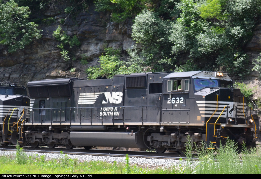 NORFOLK SOUTHERN SD70M-2 2632
